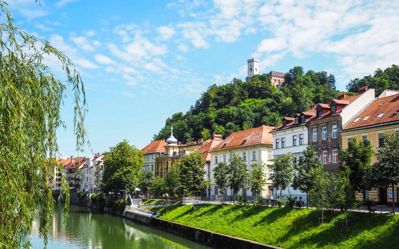 Republika Slovenija, zemlja poslovnih prilika! • DATA d.o.o.